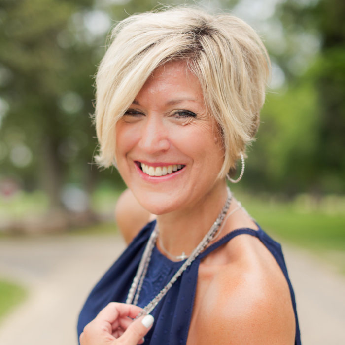 Liz_Team_Headshot – She Works HIS Way